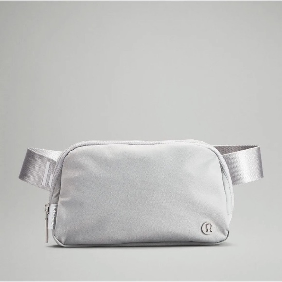lululemon athletica | Bags | Nwt Lululemon Everywhere Belt Bag L Silver ...